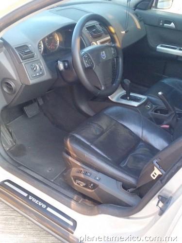 Volvo Gris de 4 puertas en Toluca: teléfono